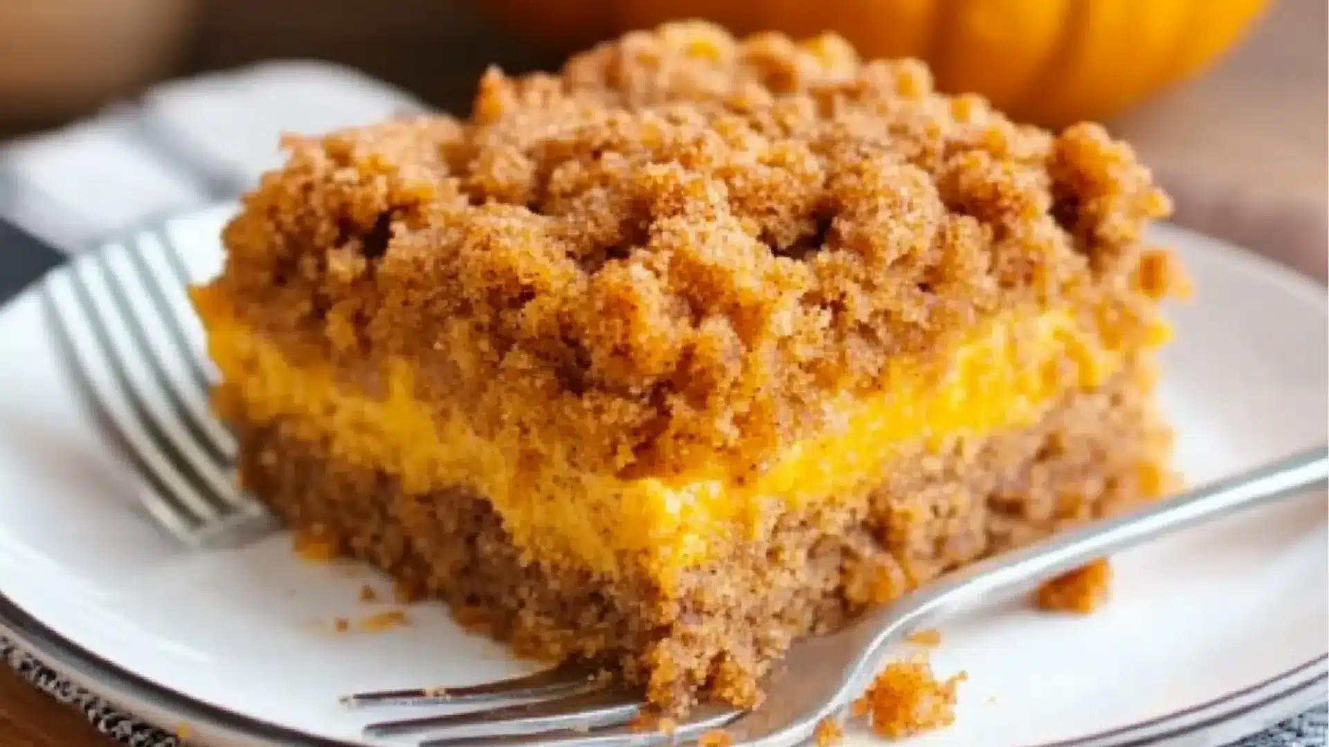 Moist Pumpkin Crumb Cake : The Perfect Dessert